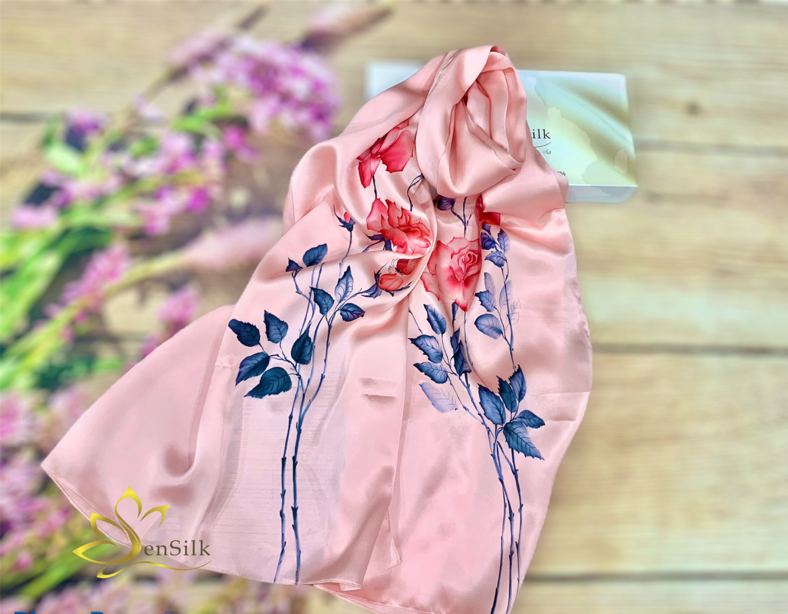 Khám phá cách tạo nên Khăn Lụa Vẽ Tay SenSilk Limited – Tuyệt phẩm làng ...