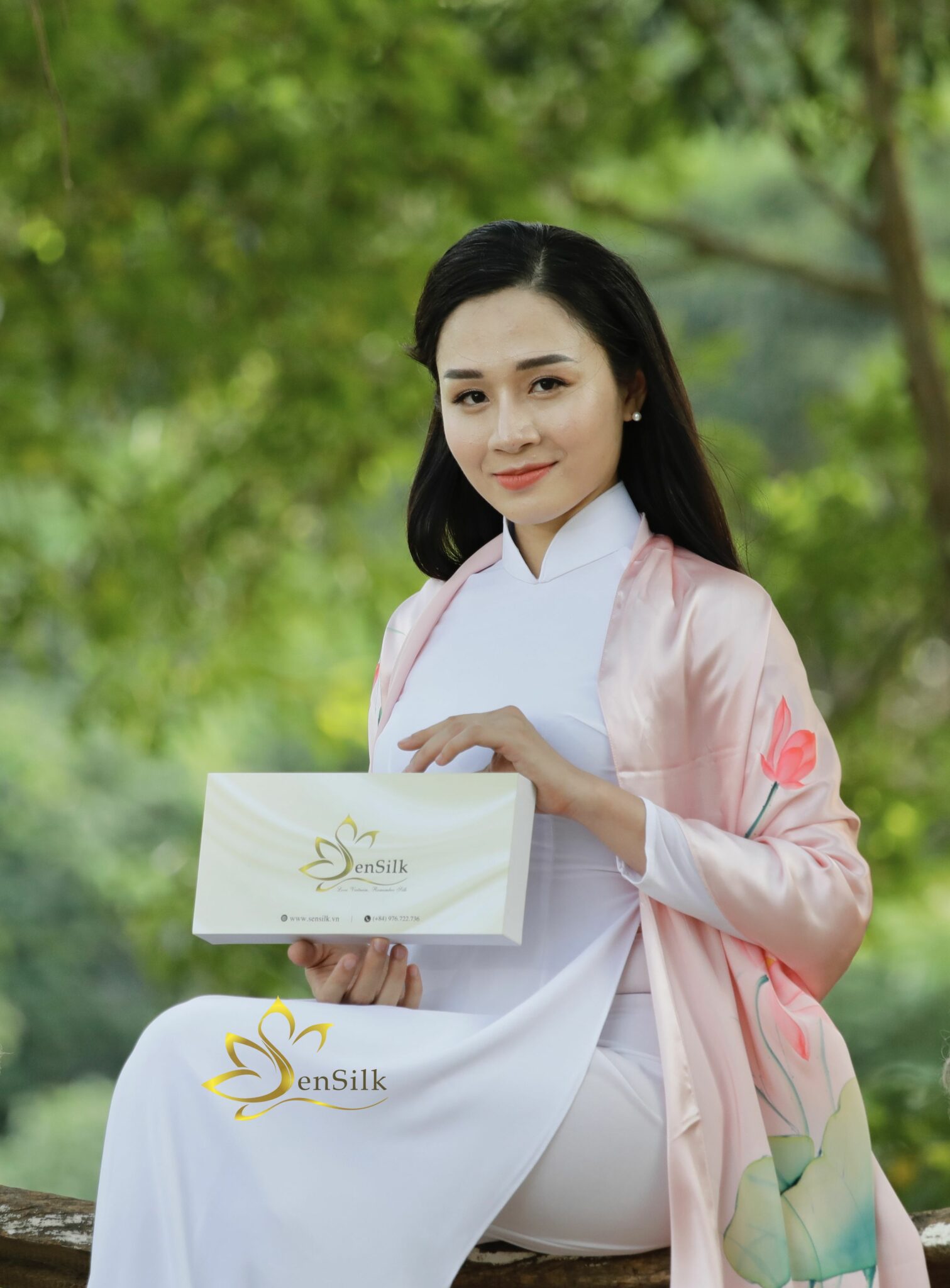 Khăn Lụa SenSilk Vẽ Tay Hoa Sen - Quốc Hoa Việt Nam - Handmade Gift ...